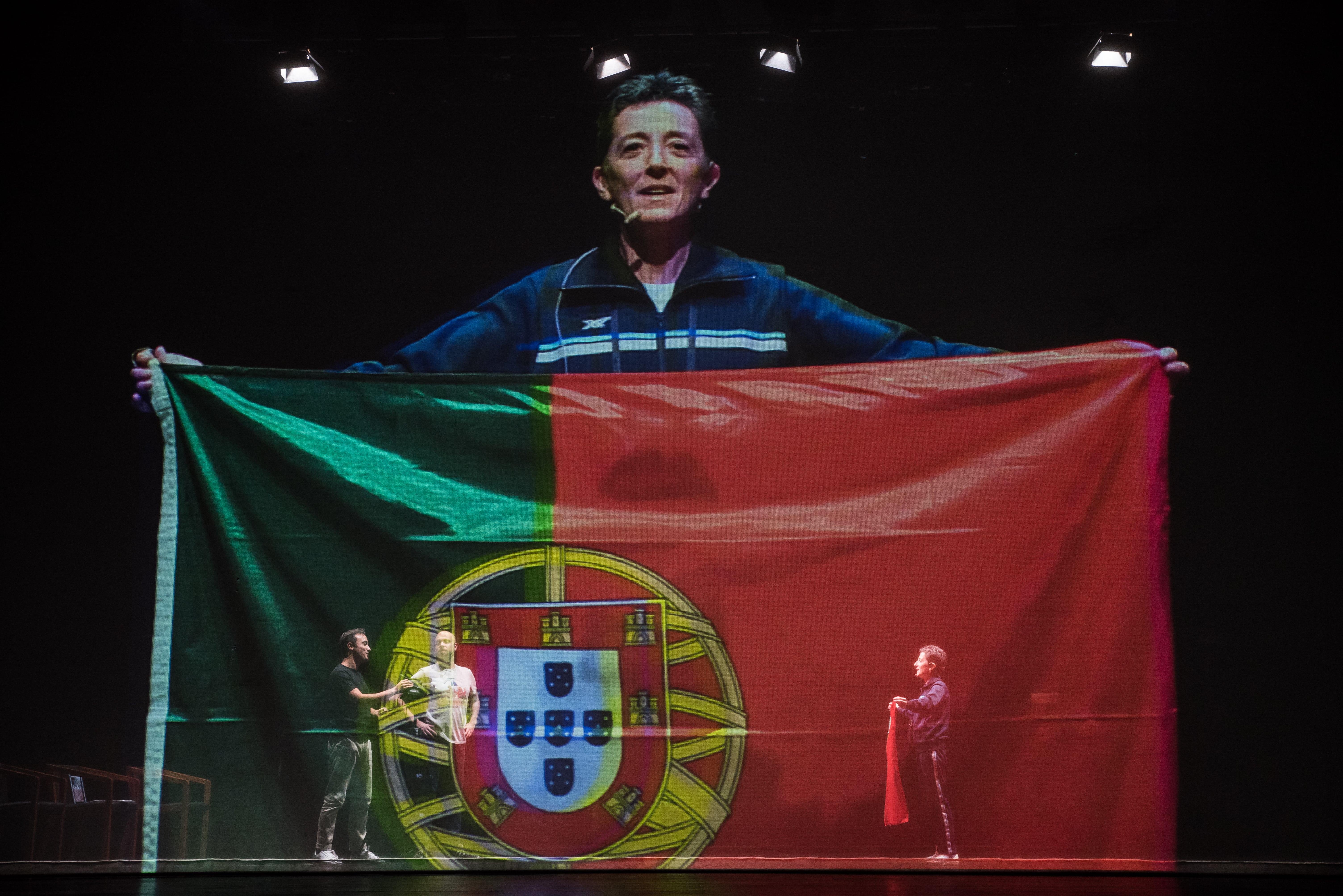 10 years, 10 stories Hugo van der Ding - Teatro Municipal do Porto